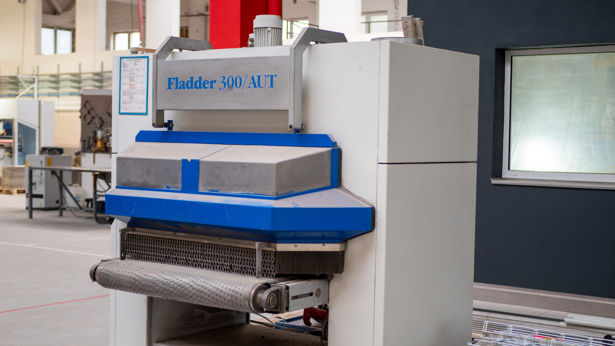 FLADDER 300/AUT | PROSTOR-design s.r.o.